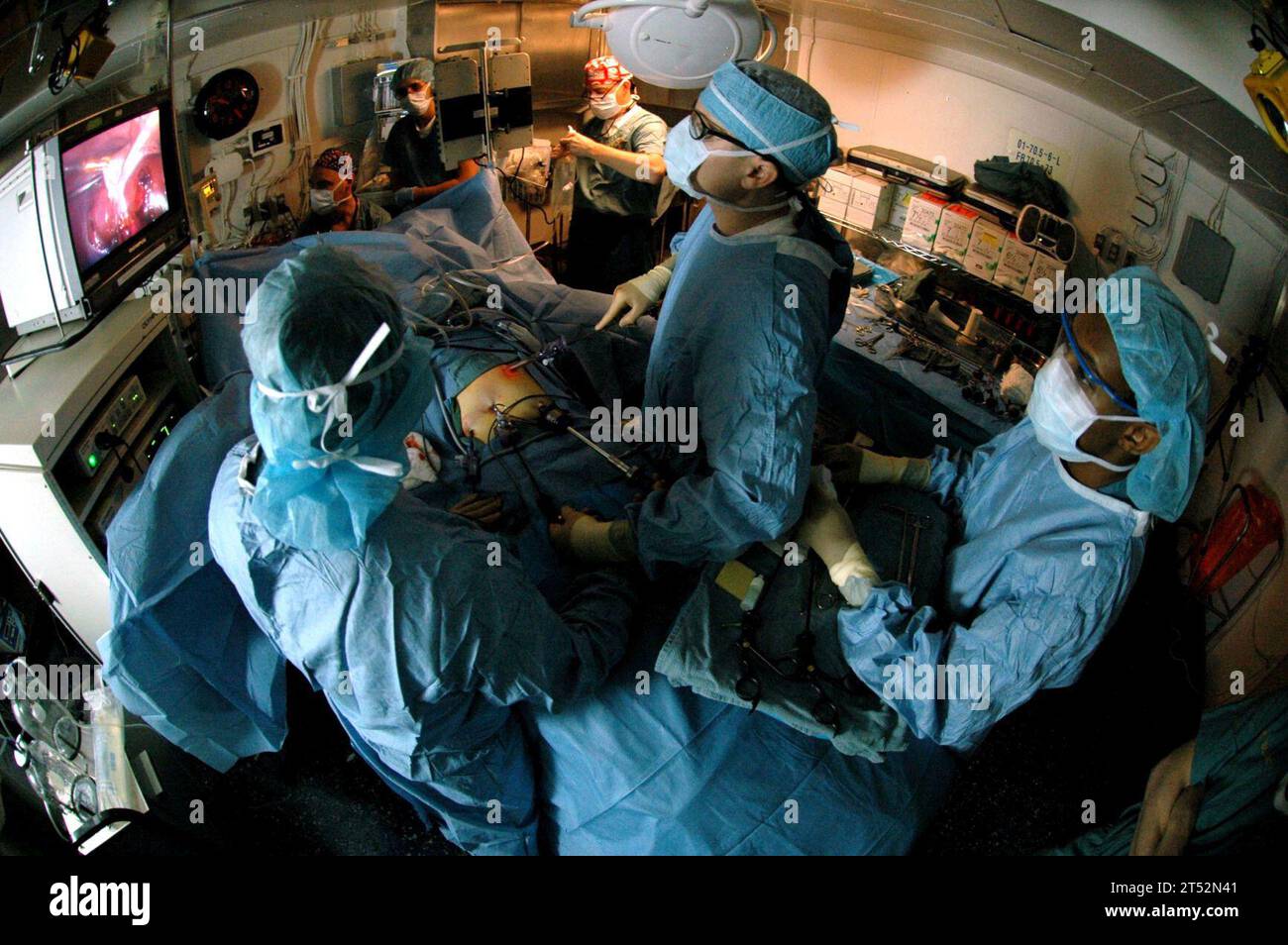 0701183455P-003 Persian Gulf (Jan. 18, 2007) - Fleet Surgical Team 5 ...