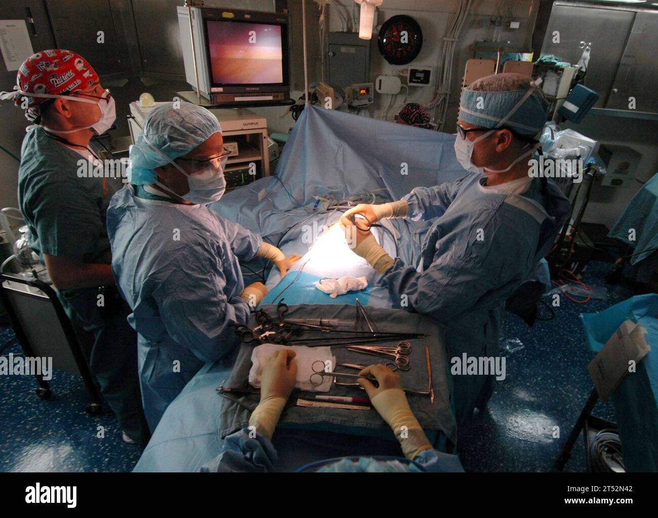 0701183455P-001 Persian Gulf (Jan. 18, 2007) - Fleet Surgical Team 5 ...