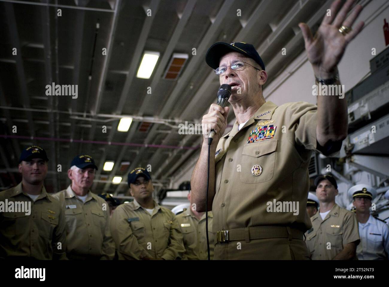 0707190696M-153 SAN DIEGO (July 19, 2007) - Chief of Naval Operations ...
