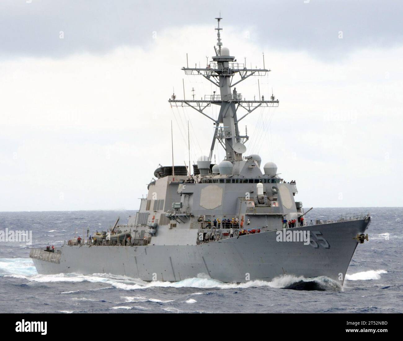 1006237058E-105 PACIFIC OCEAN (June 23, 2010) The guided-missile ...