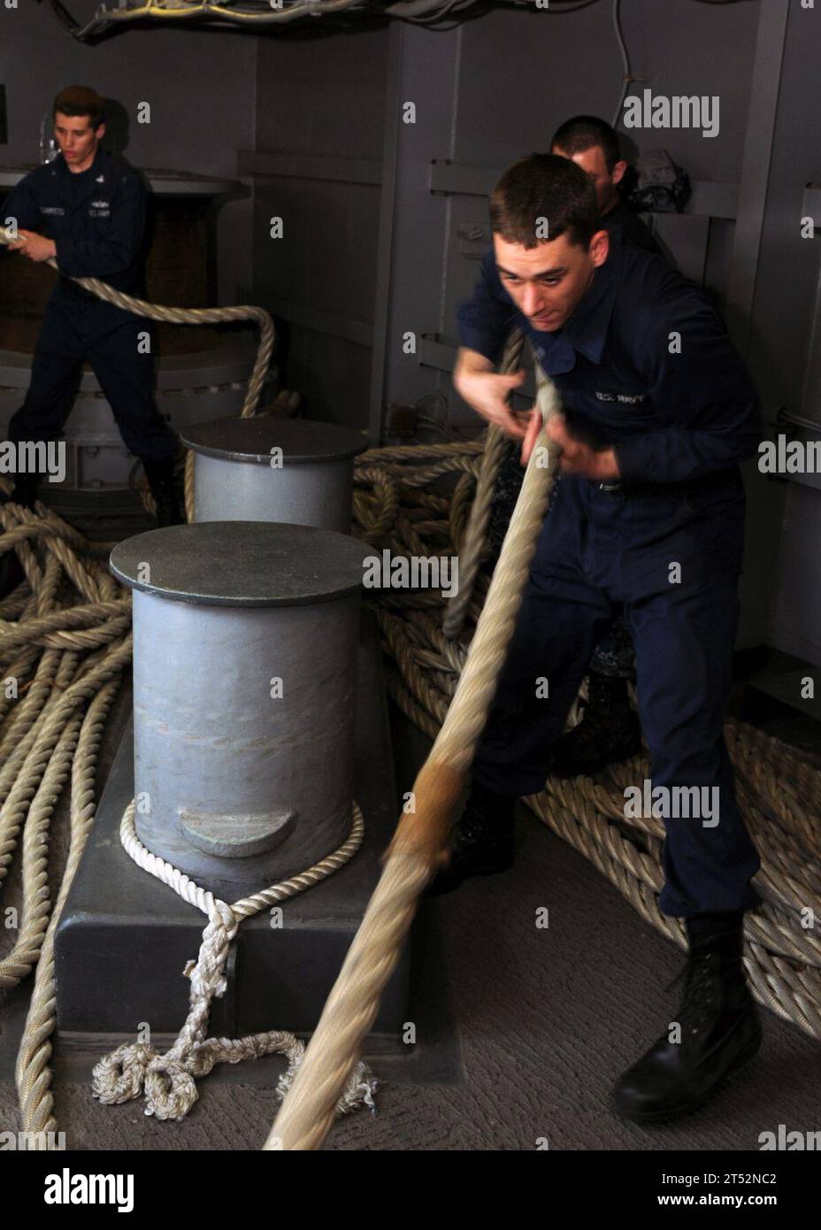 amphibious assault ship, anchor detail, COMPTUEX, LHD 3, mooring lines, Sailors, U.S. Navy, USS ...