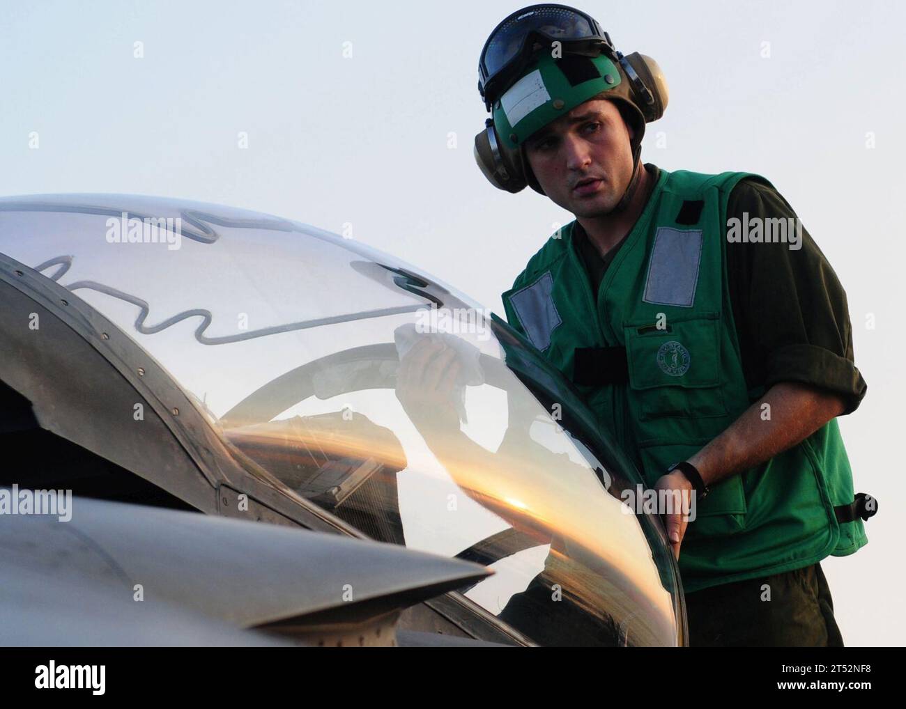 amphibious assault ship, AV-8B Harrier, flight deck, Forward-deployed, jet aircraft, marine ...