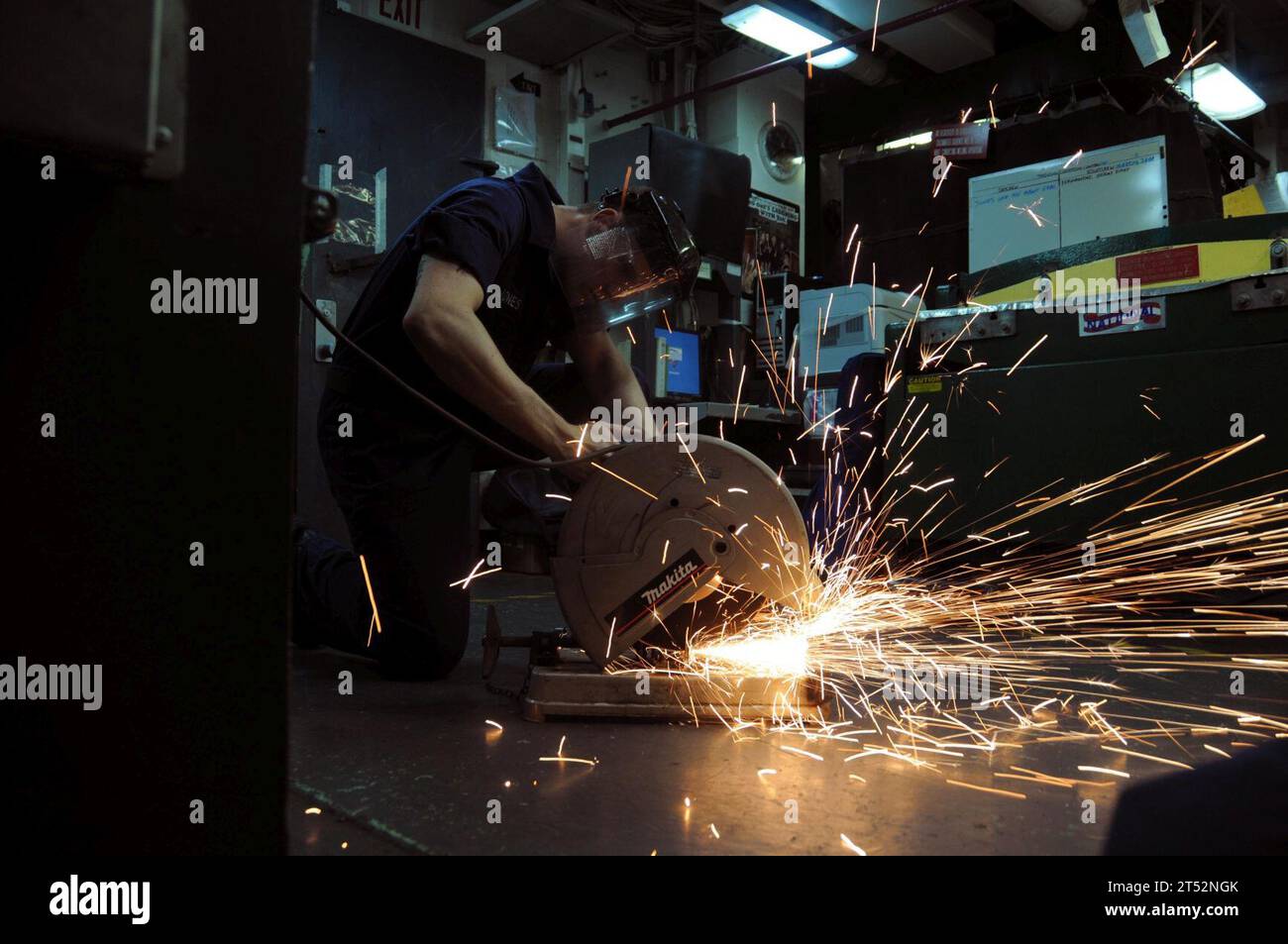 amphibious assault ship, brackets, fitting, lha 4, Sailors, U.S. Navy ...