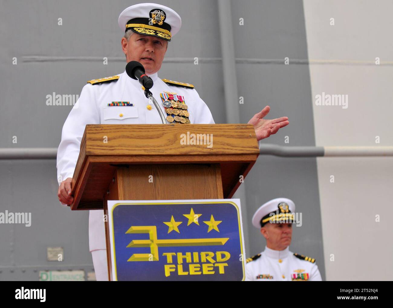 110421DX615-009 SAN DIEGO (April 21, 2011) Vice Adm. Gerald R. Beaman ...