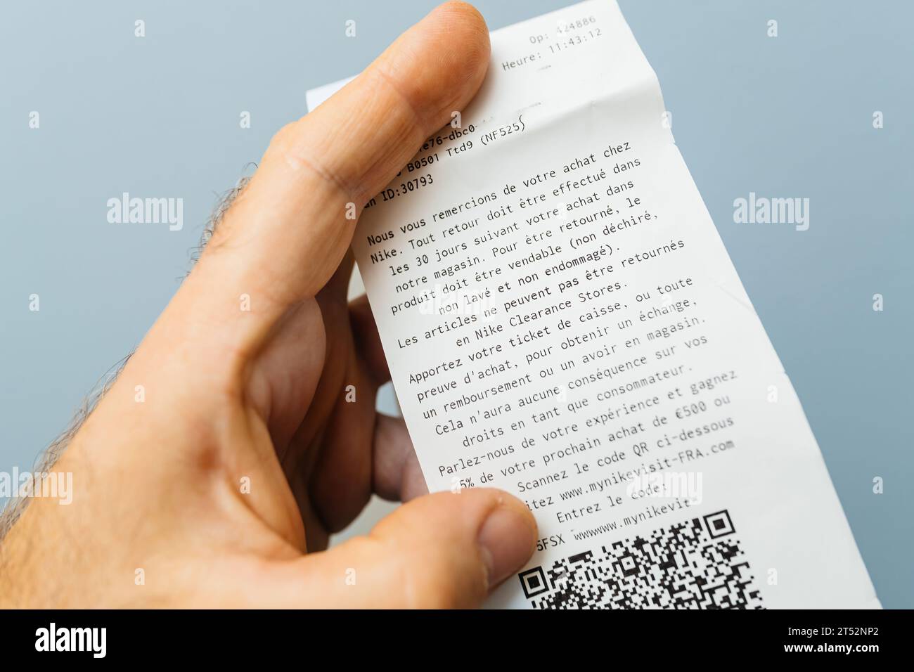 Returns service receipt hi-res stock photography and images - Alamy