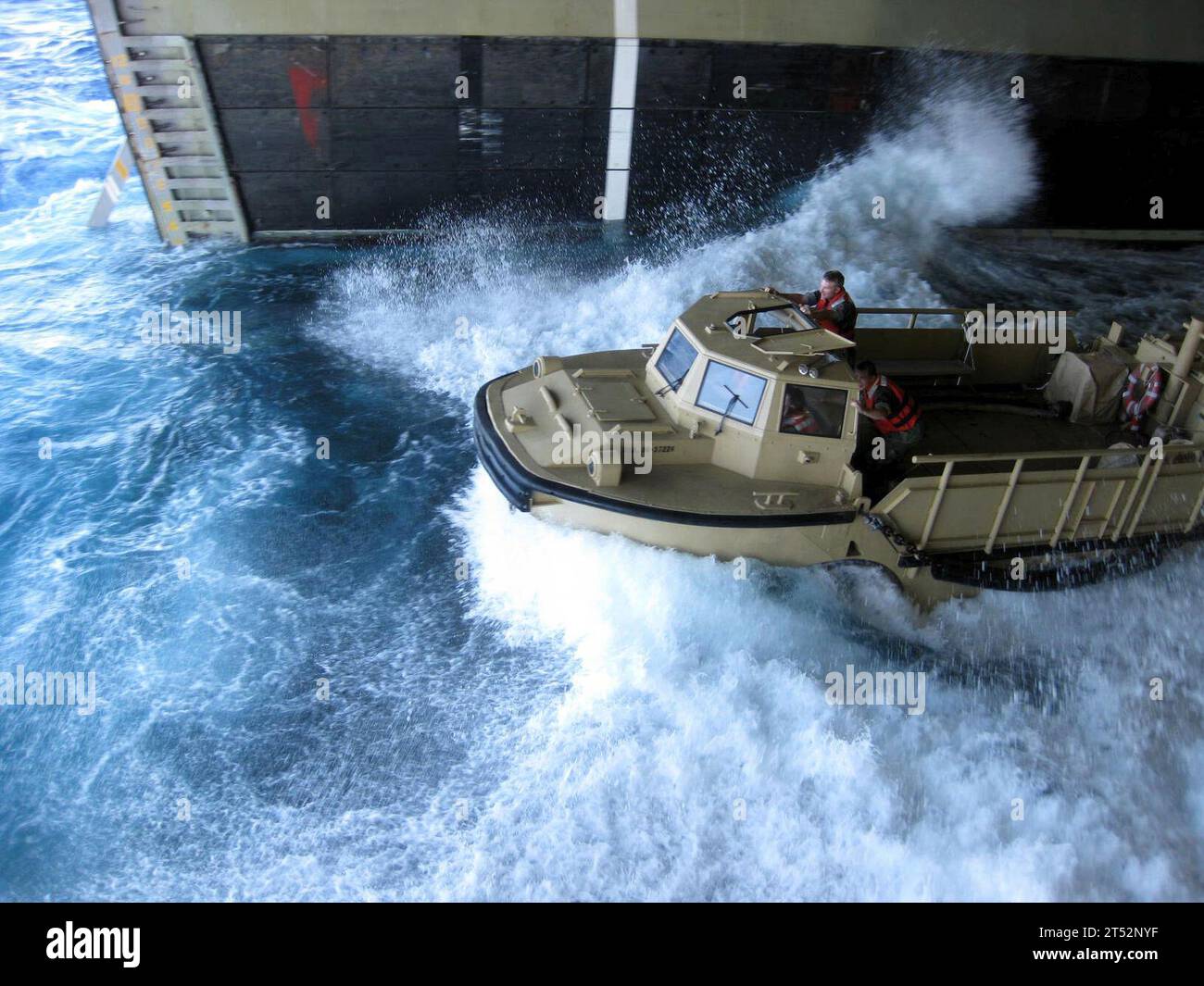 amphibious assault ship, Detachment X-Ray, light amphibious re-supply ...