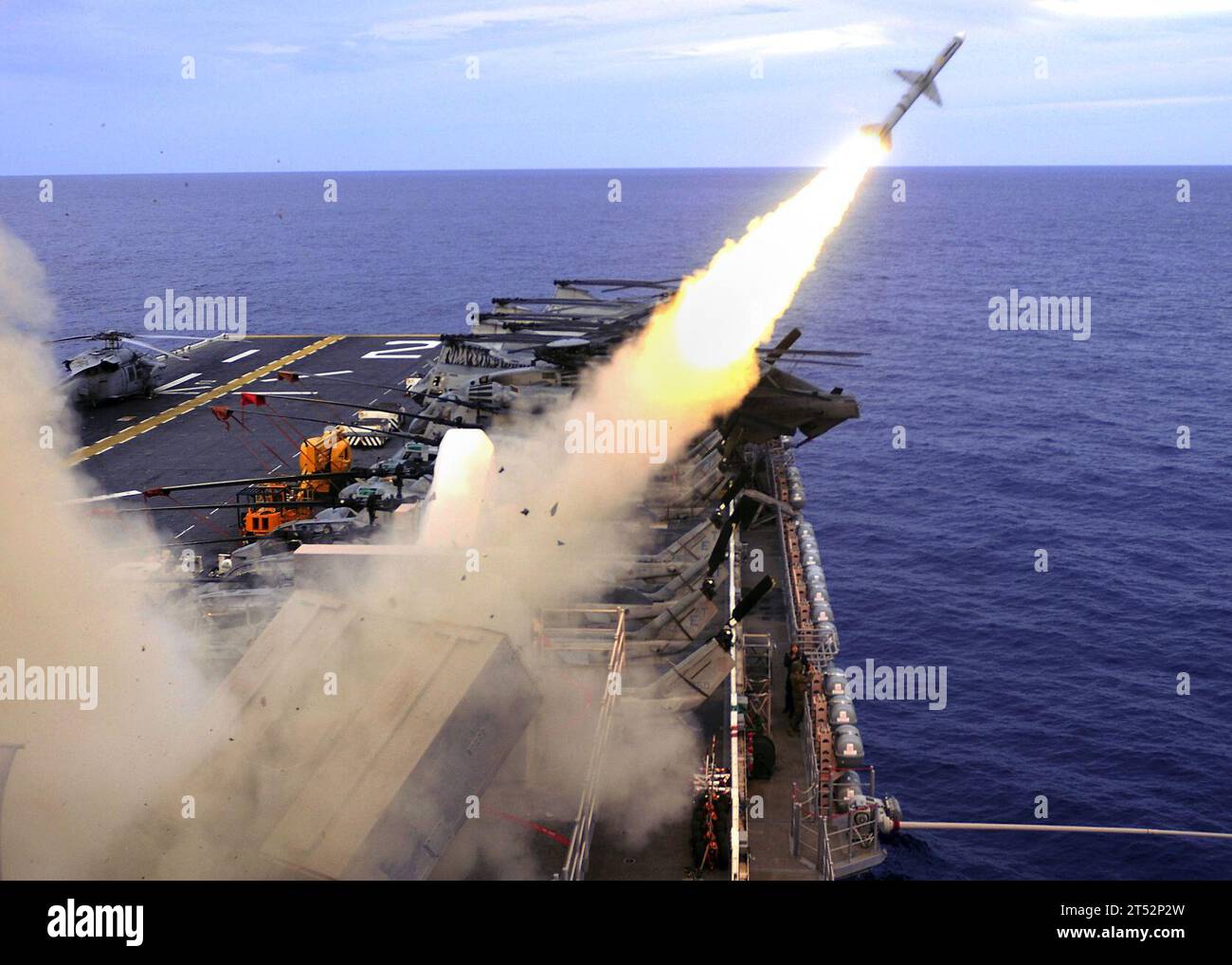 1009219950J-060 PHILIPPINE SEA (Sept. 21, 2010) The forward-deployed ...