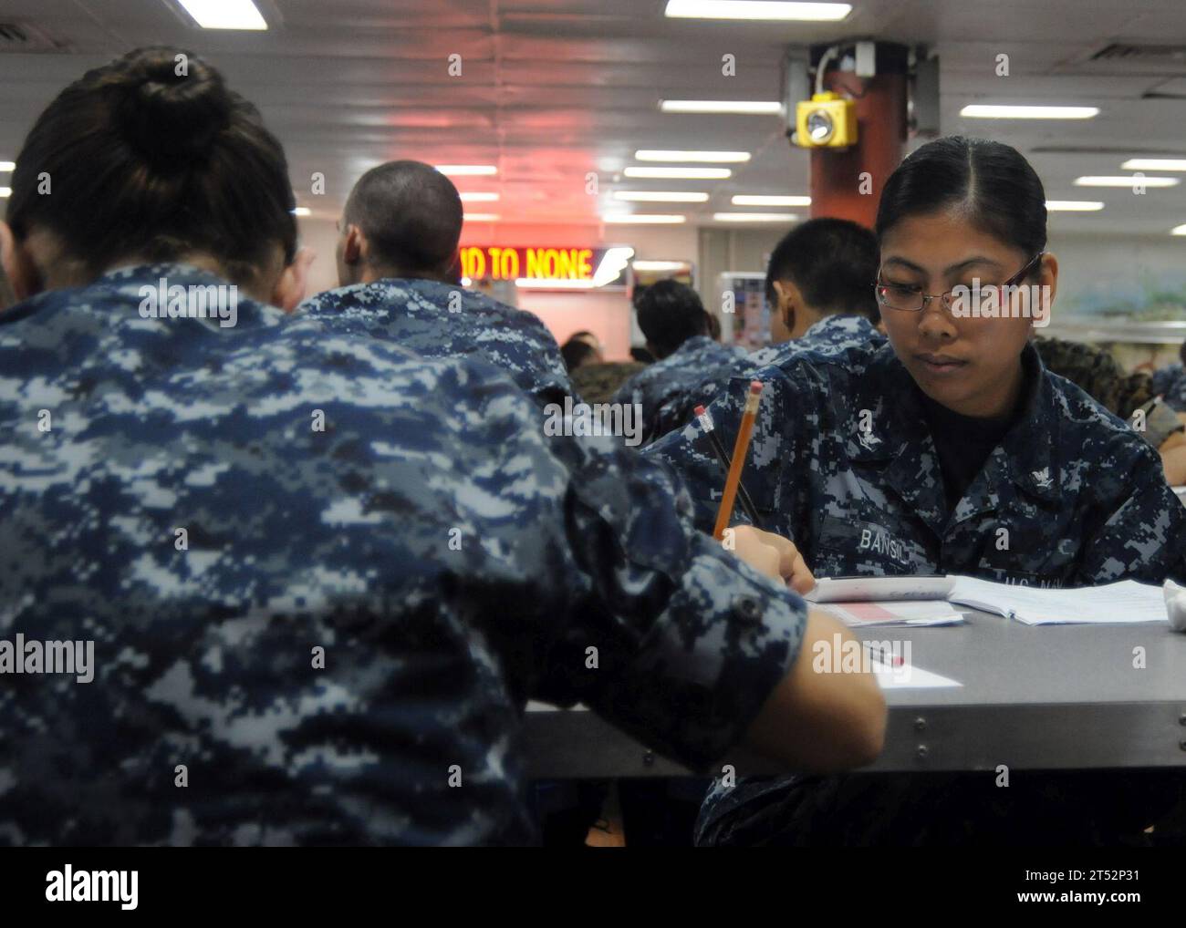 amphibious assault ship, Essex Amphibious Ready Group, Forward-deployed ...