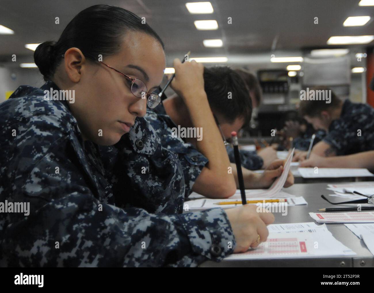 amphibious assault ship, Essex Amphibious Ready Group, Forward-deployed ...
