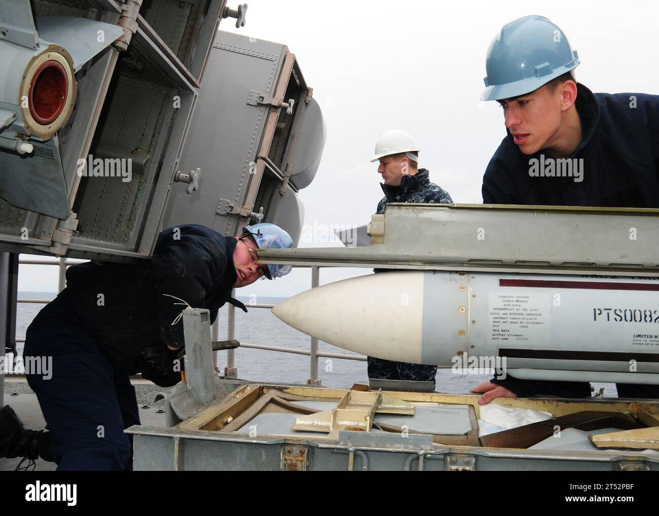 amphibious assault ship, Forward-deployed, launcher, navy, RIM-7P Sea ...