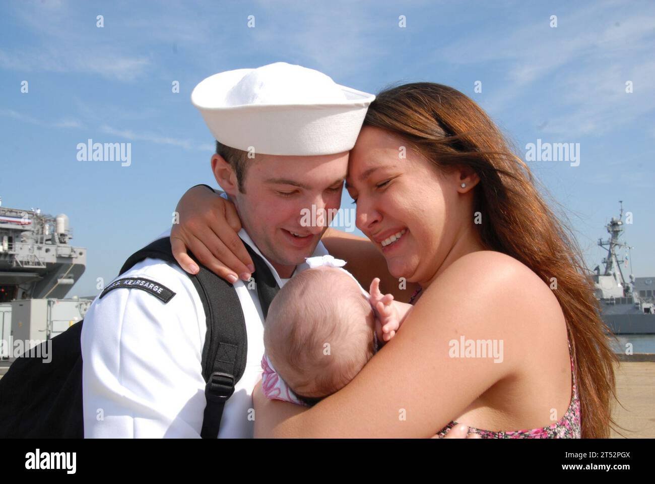 amphibious assault ship, Homecoming, Kearsarge Amphibious Ready Group ...