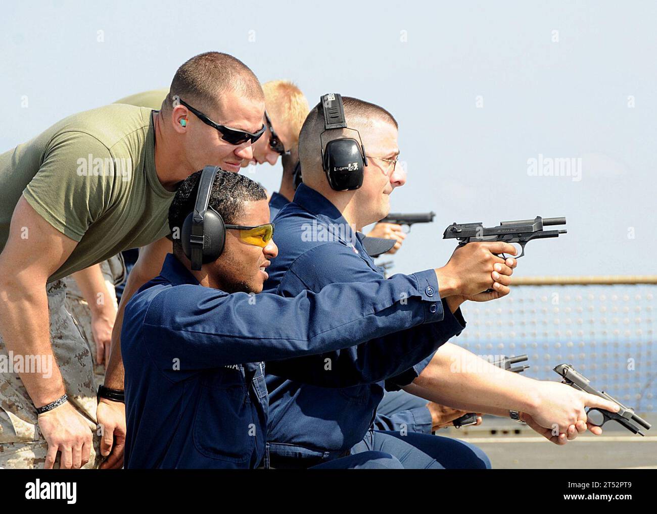 Amphibious Assault Ships, Conventional weapons, fam-fire ...