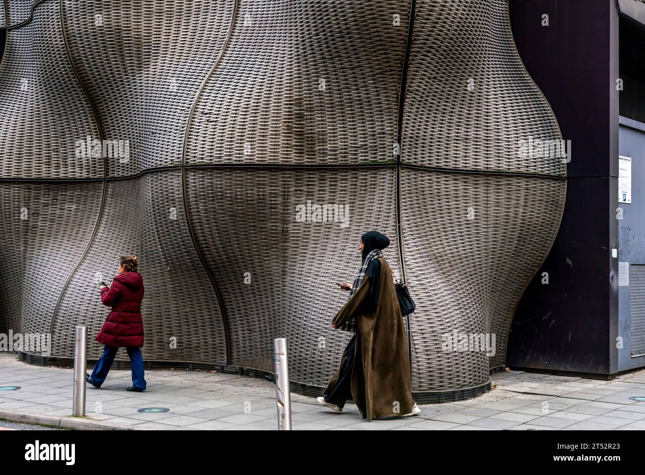 The Boiler Suit Modern Architecture By Heatherwick Studio Outside Guy's ...