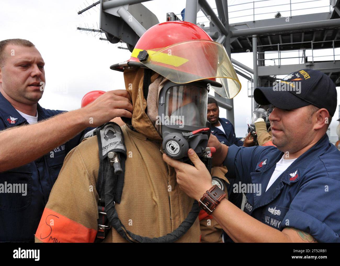 amphibious command ship, face mask, Sailors, Self Contained Breathing ...