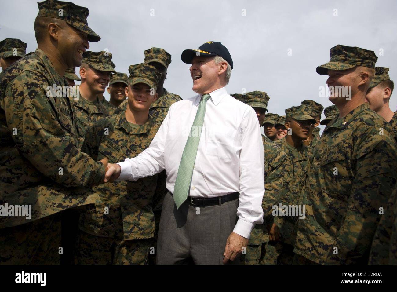 0908295549O-174 BUSAN, Republic of Korea (Aug. 29, 2009) Secretary of ...