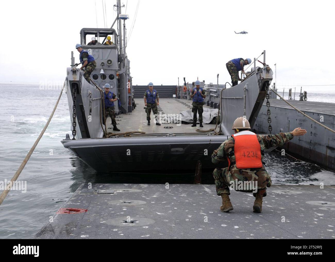 Landing craft utility lcu 1617 hi-res stock photography and images - Alamy