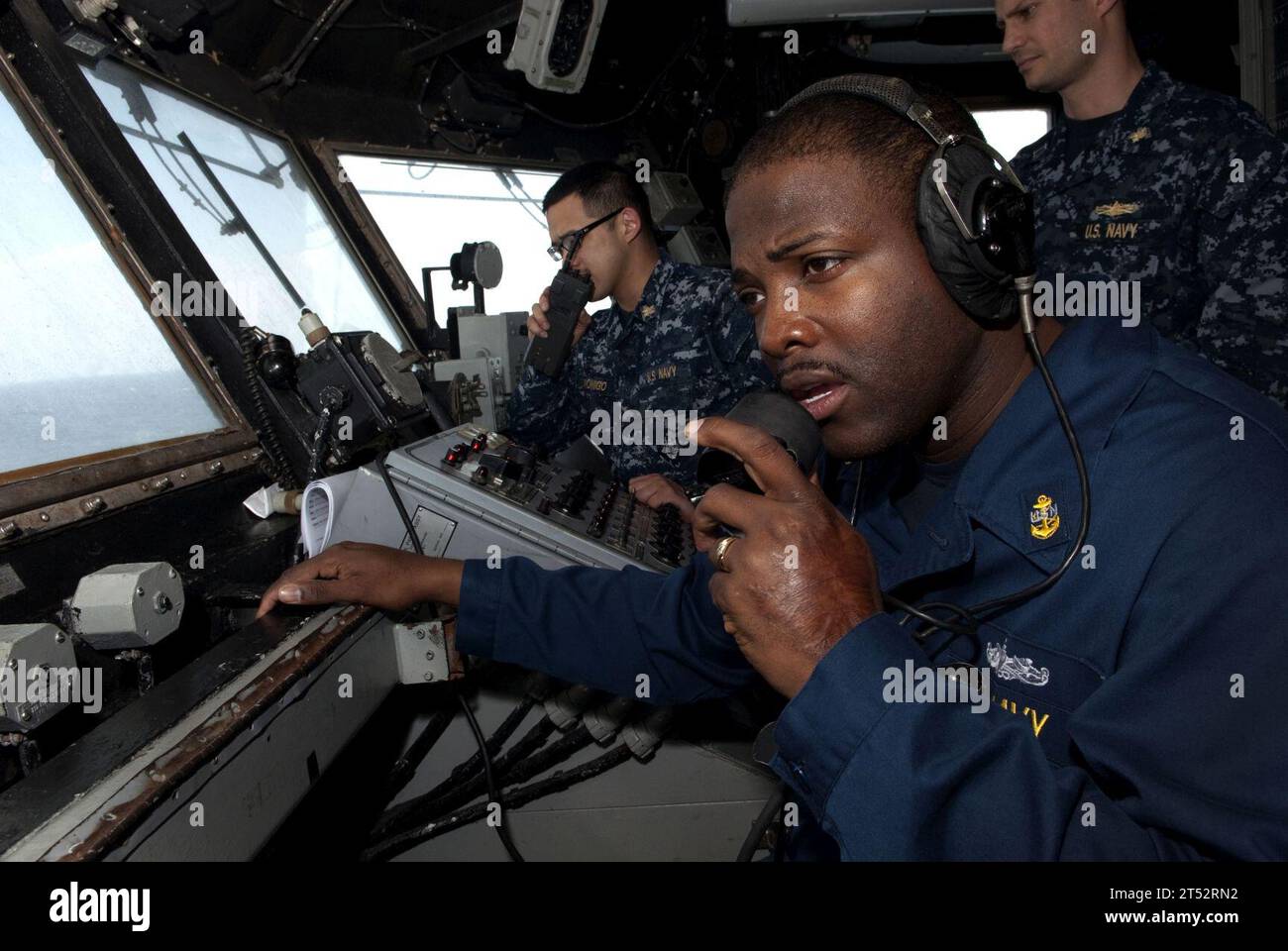 amphibious dock landing ship, Bataan Amphibious Ready Group, helicopter ...