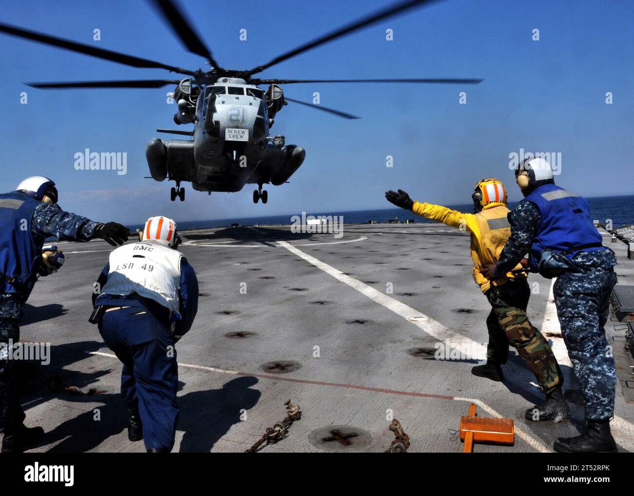 amphibious dock landing ship, CH-53E Super Stallion, helicopter, HMM ...