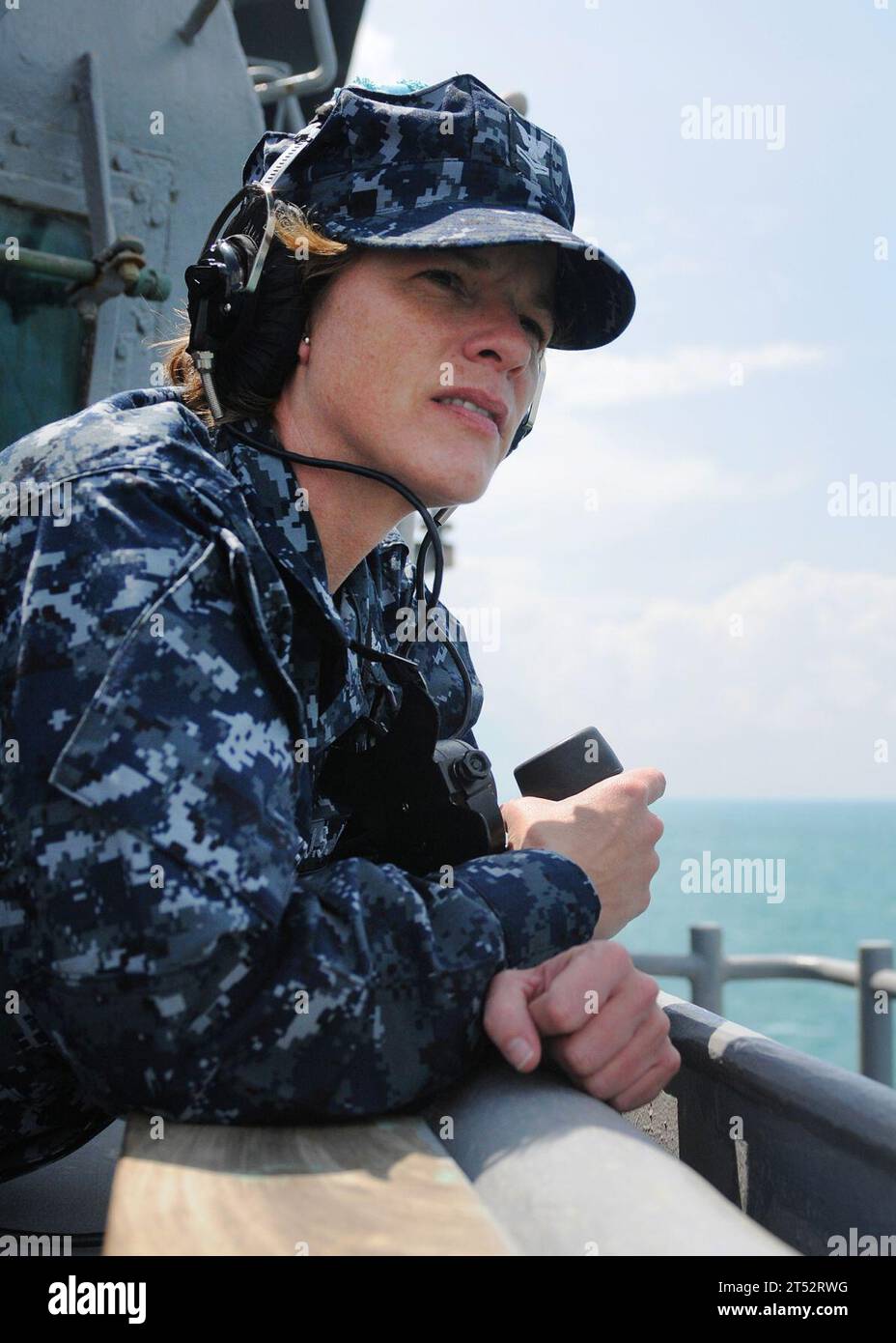 amphibious dock landing ship, female, Kearsarge Amphibious Ready Group ...