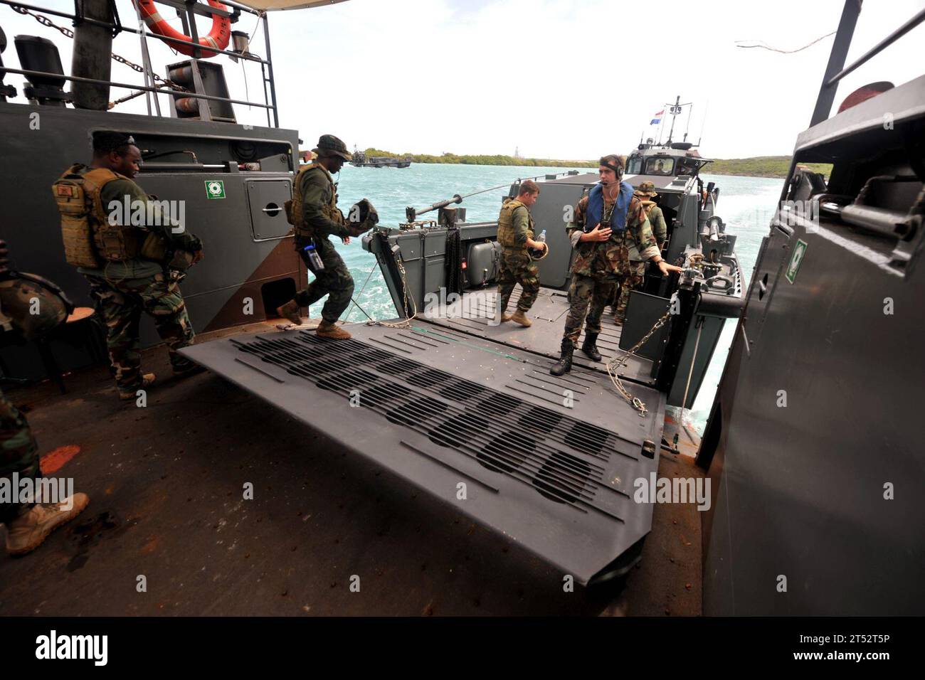 110623YO394-058 CURACAO, Netherlands Antilles (June 23, 2011) Sailors ...