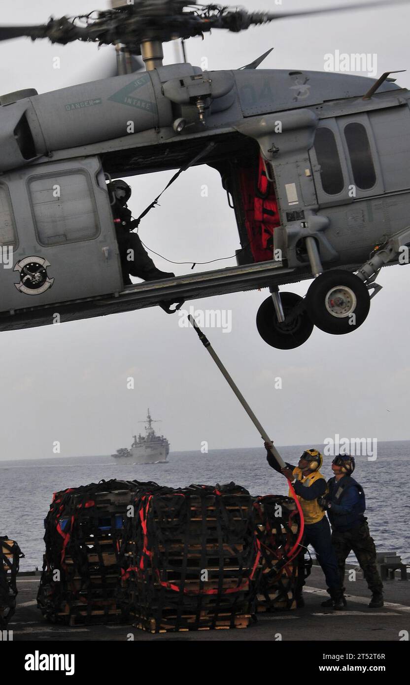 Amphibious Ready Group USS Harpers Ferry (LSD 49), helicopter sea ...