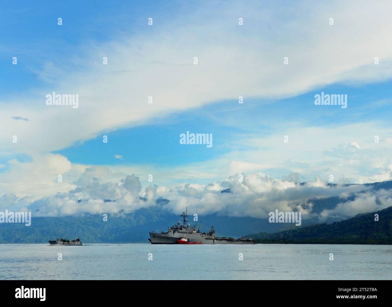 Uss cleveland lpd 7 hi-res stock photography and images - Alamy