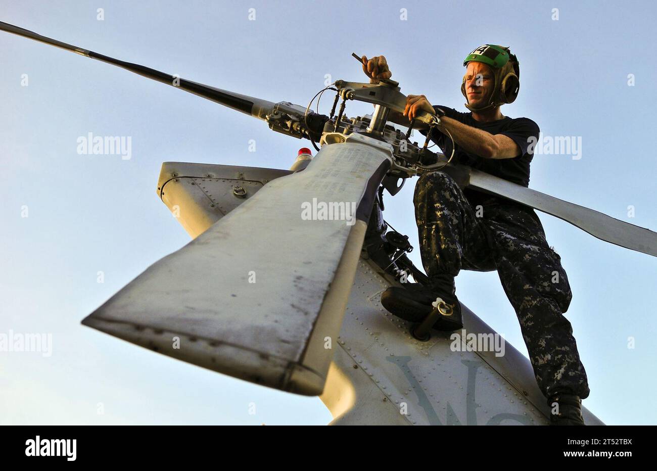 Uss cleveland lpd 7 hi-res stock photography and images - Alamy