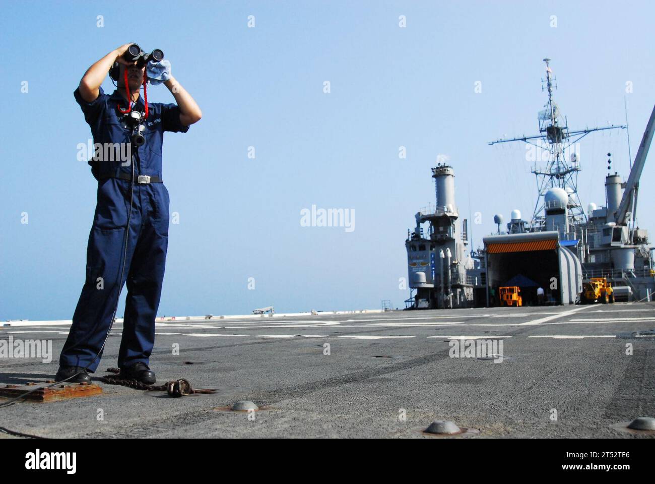 amphibious transport dock ship, flight deck, LPD 9, Sailor, U.S. Navy ...