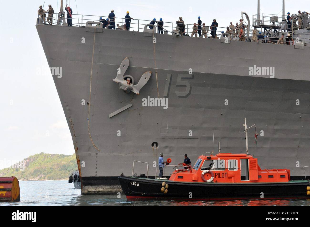 Amphibious transport dock uss ponce lpd 15 hi-res stock photography and ...