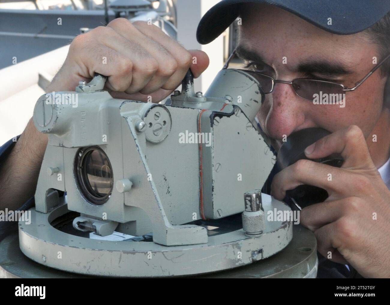 amphibious transport dock ship, LPD 9, Sailor, U.S. Navy, USS Denver ...
