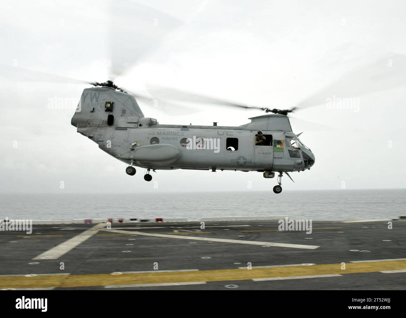 1008131226D-066 ARABIAN SEA (Aug. 13, 2010) A CH-46 Sea Knight ...