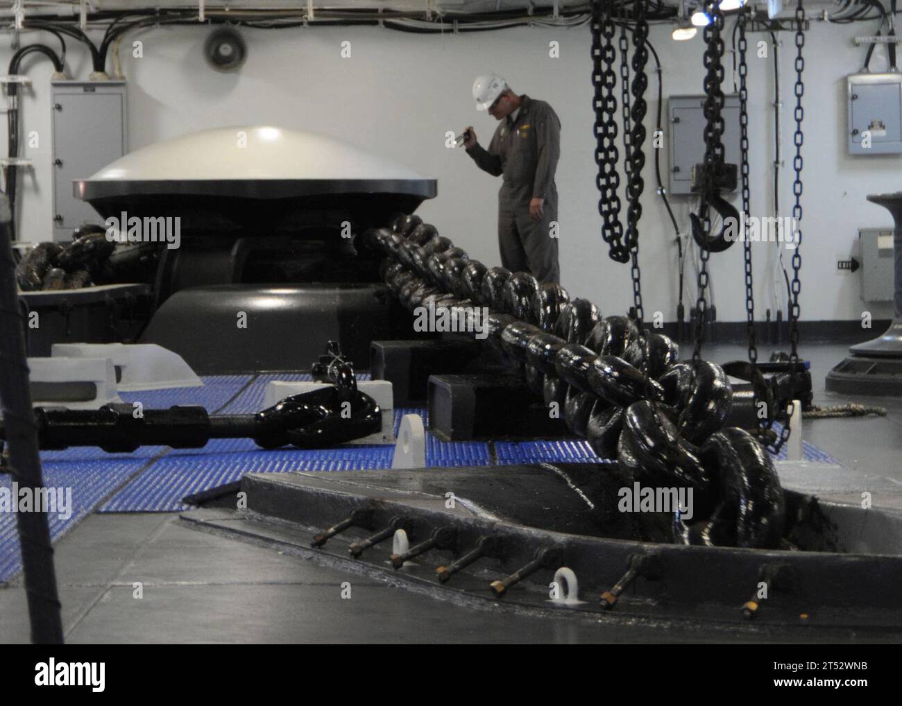 anchor, forecastle, INSURV, Pacific Ocean, U.S. navy photo, USS Carl ...