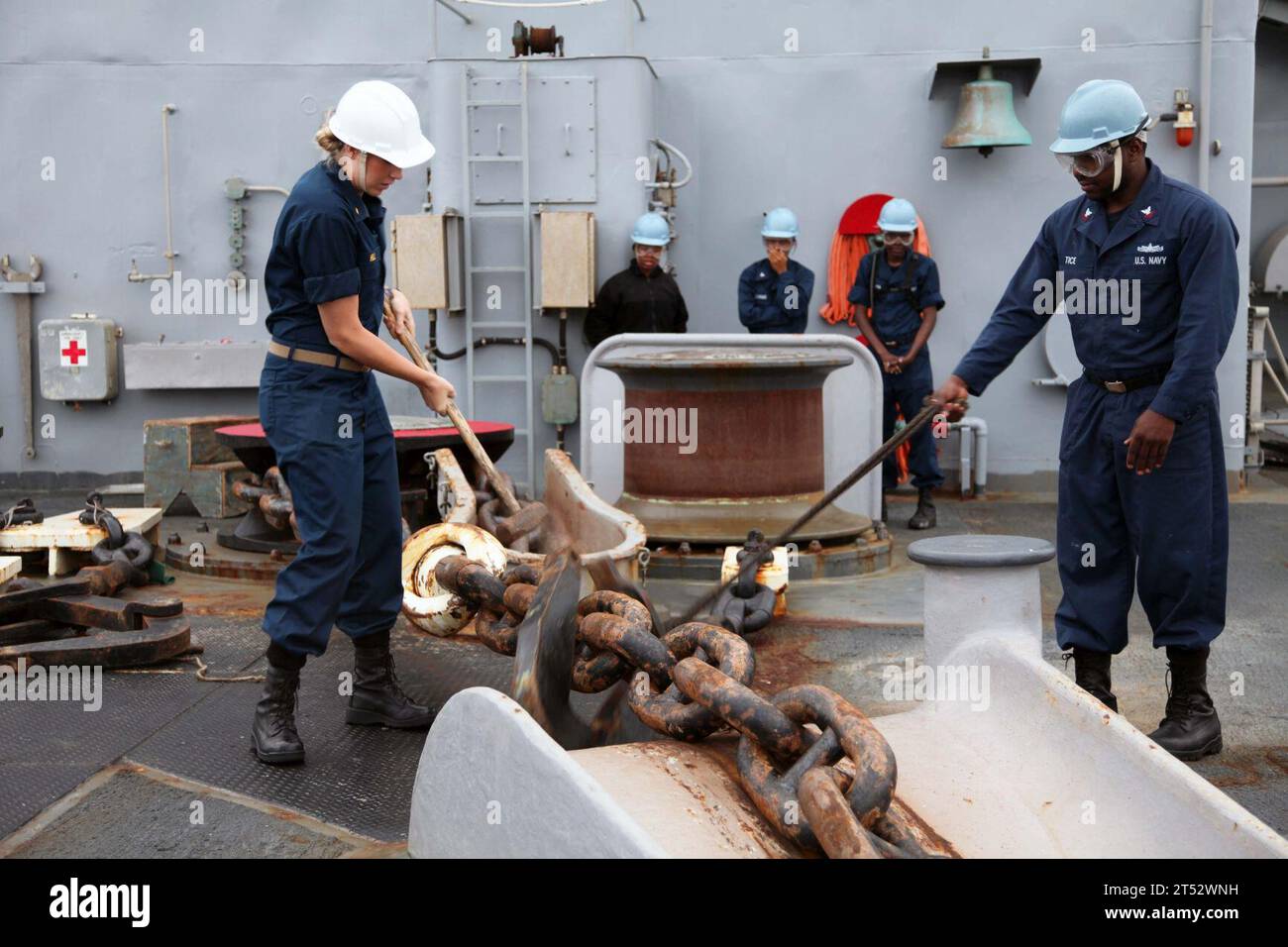anchor chain, female, navy, Sailors, u.s.navy, USS Gunston Hall (LSD 44 ...