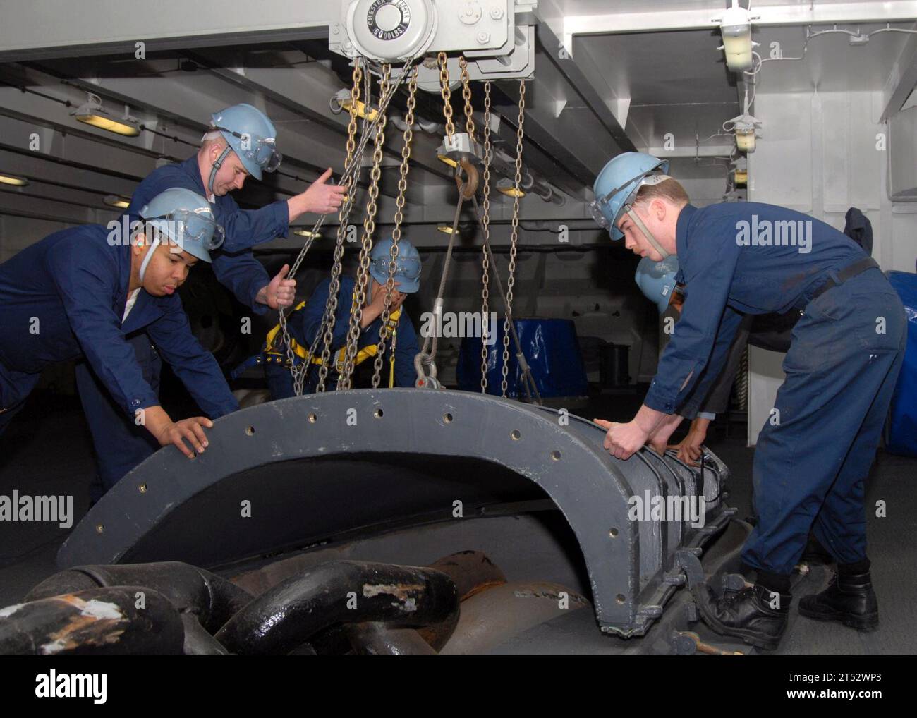 anchor drop test, USS George H. W. Bush (CVN 77 Stock Photo - Alamy