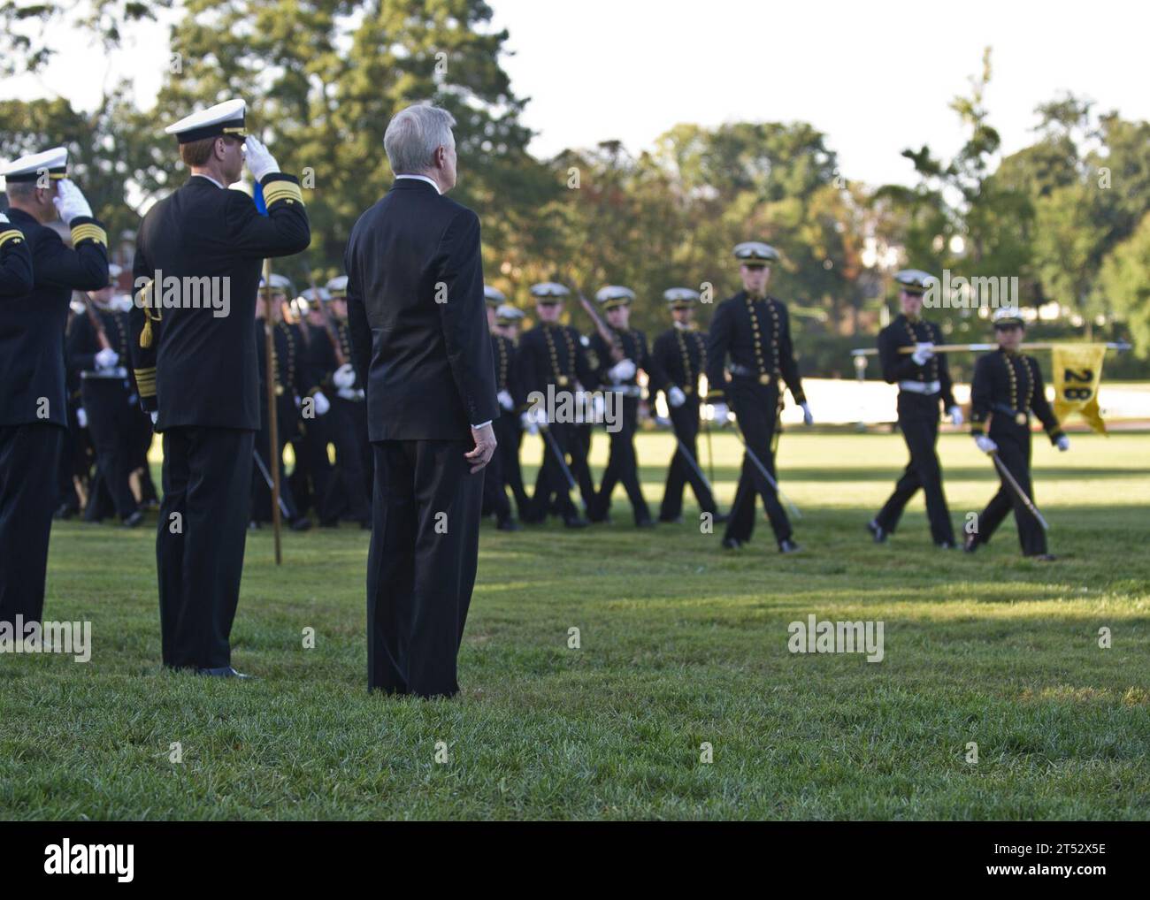 111007AC887-001 ANNAPOLIS, Md. (Oct. 7, 2011) Secretary of the Navy ...