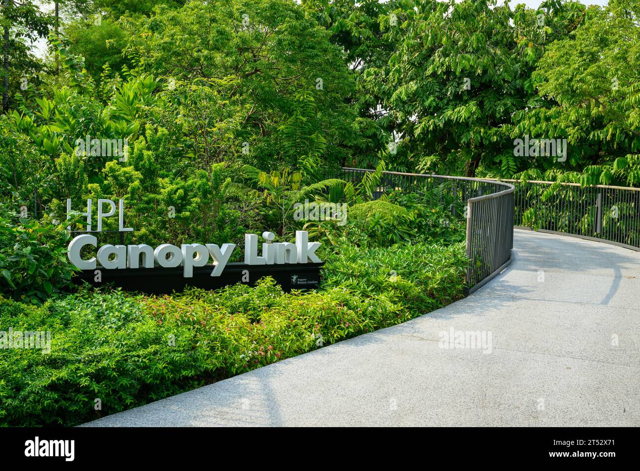 The HPL Canopy Link at Singapore Botanic Gardens Stock Photo - Alamy