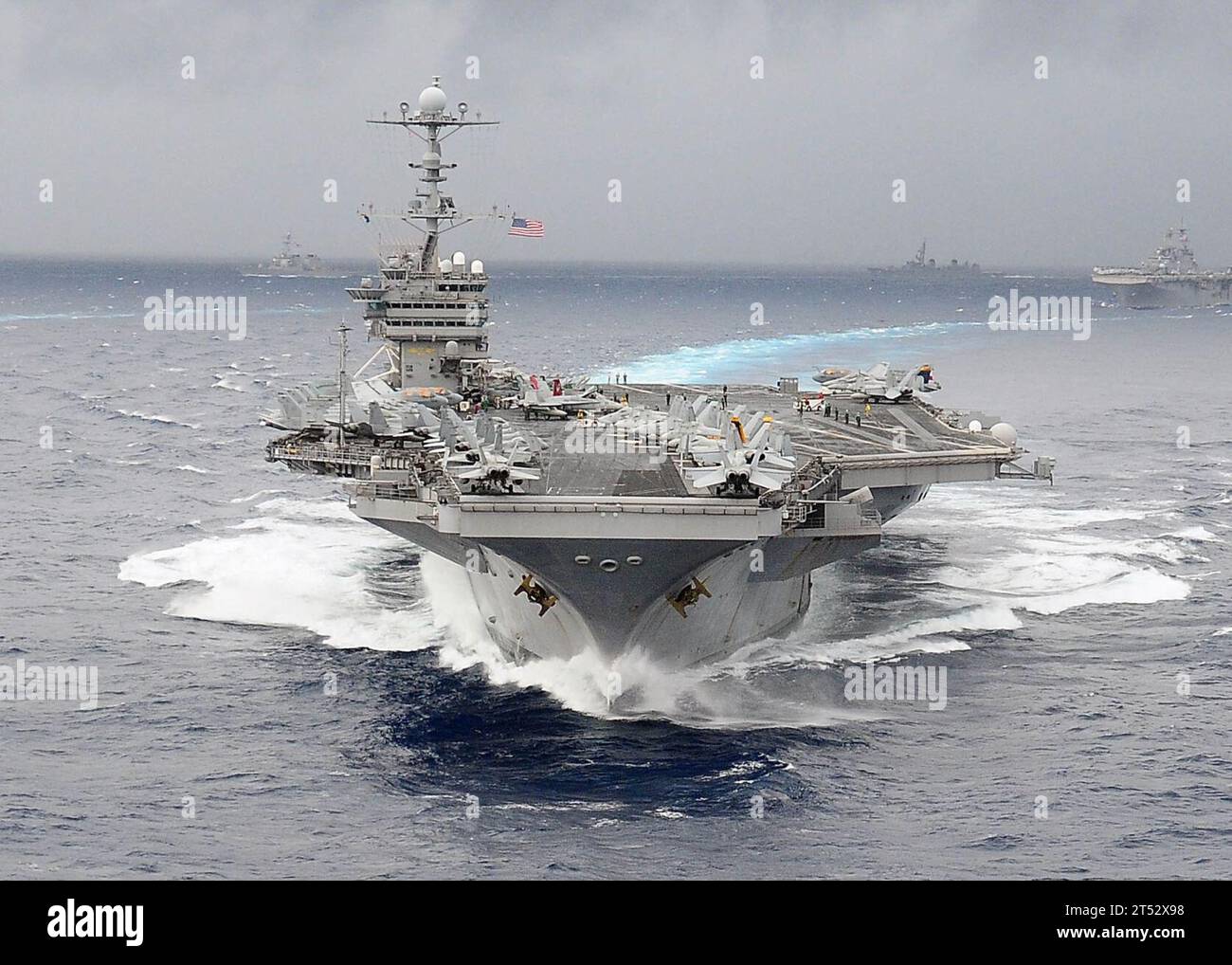 0911171644H-897 PACIFIC OCEAN (Nov. 17, 2009) The aircraft carrier USS ...