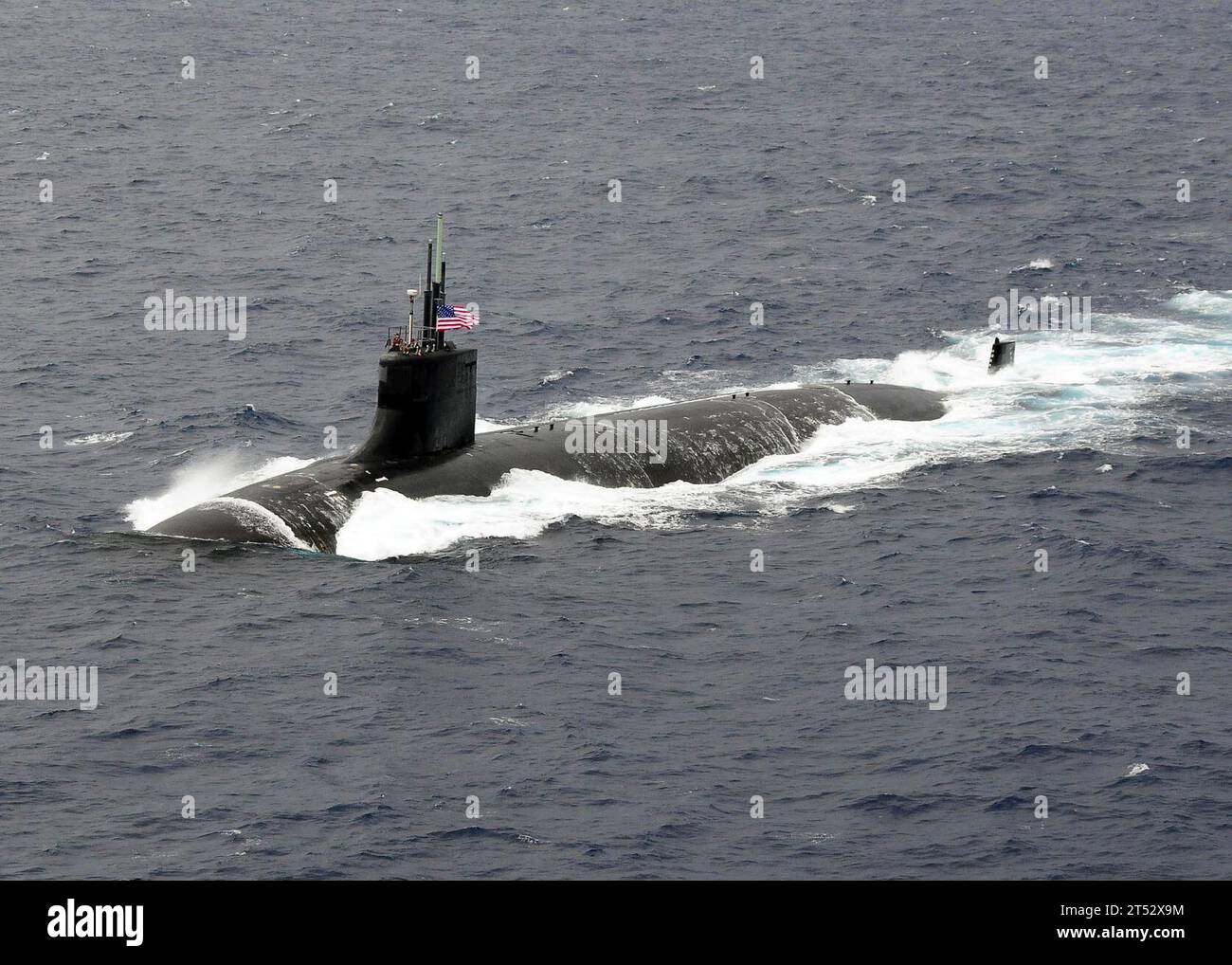 0911171644H-048 PACIFIC OCEAN (Nov. 17, 2009) The Seawolf-class attack submarine USS Connecticut ...