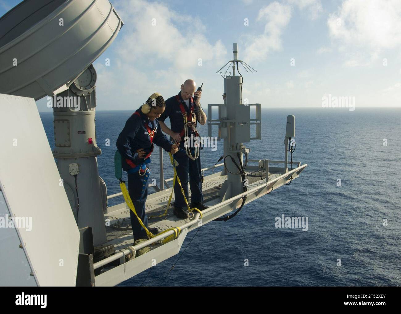 antena, CVN 73, GW, maintenance, navy, people, radar, U.S. Navy, USS ...