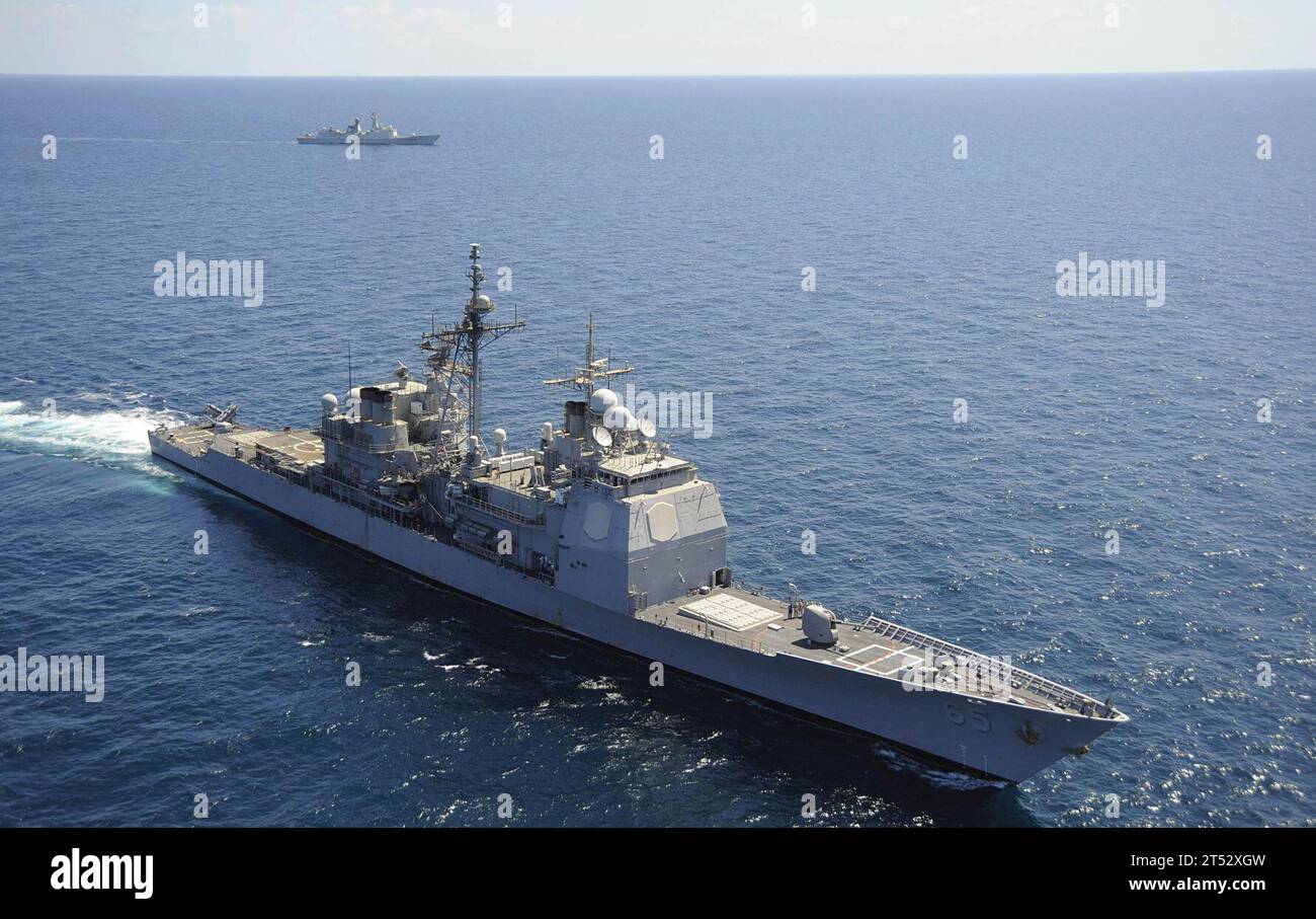 0911199500T-263 GULF OF ADEN (Nov. 19, 2009) The guided-missile cruiser ...