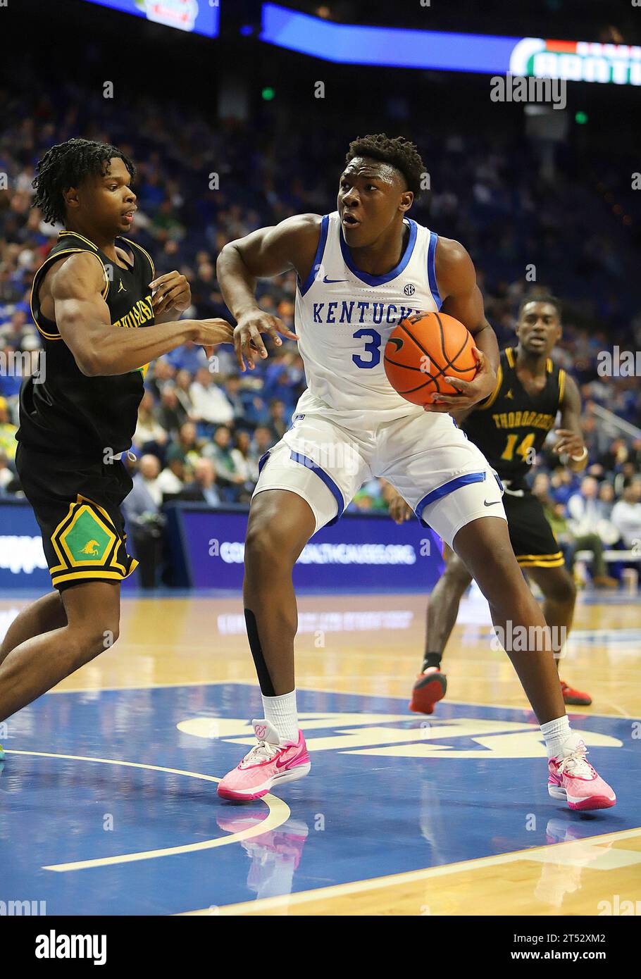 LEXINGTON, KY - NOVEMBER 2: Kentucky Wildcats guard Adou Thiero (3) in ...