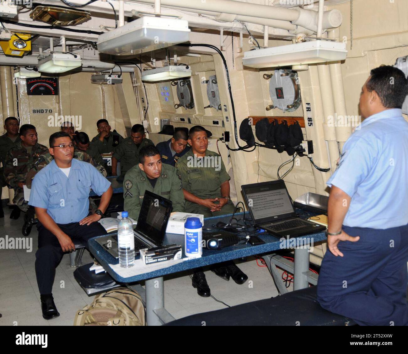 Foreign military hi-res stock photography and images - Alamy