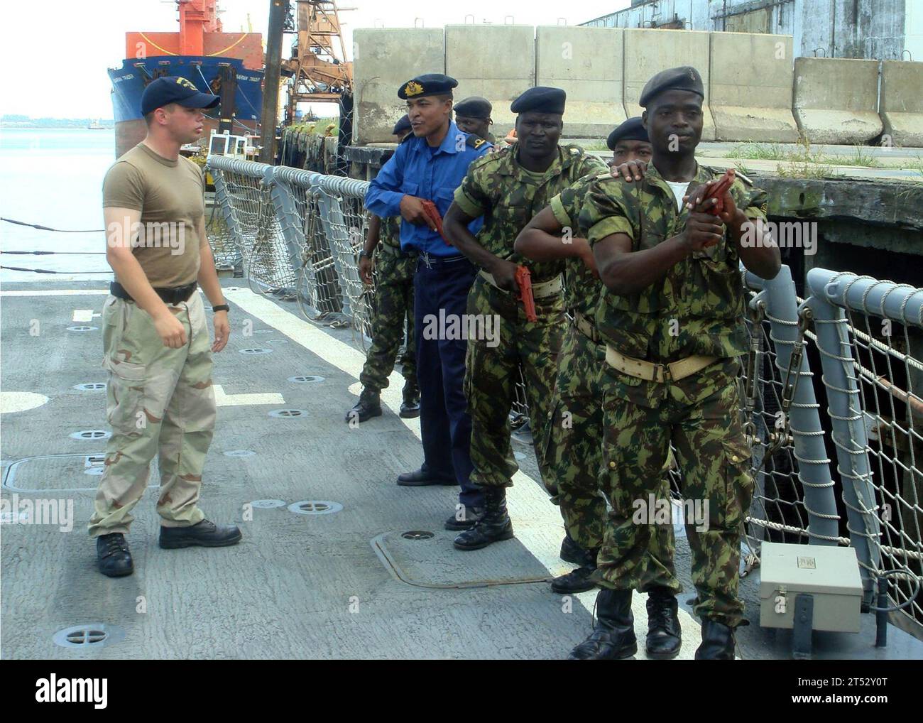 Foreign people hi-res stock photography and images - Alamy