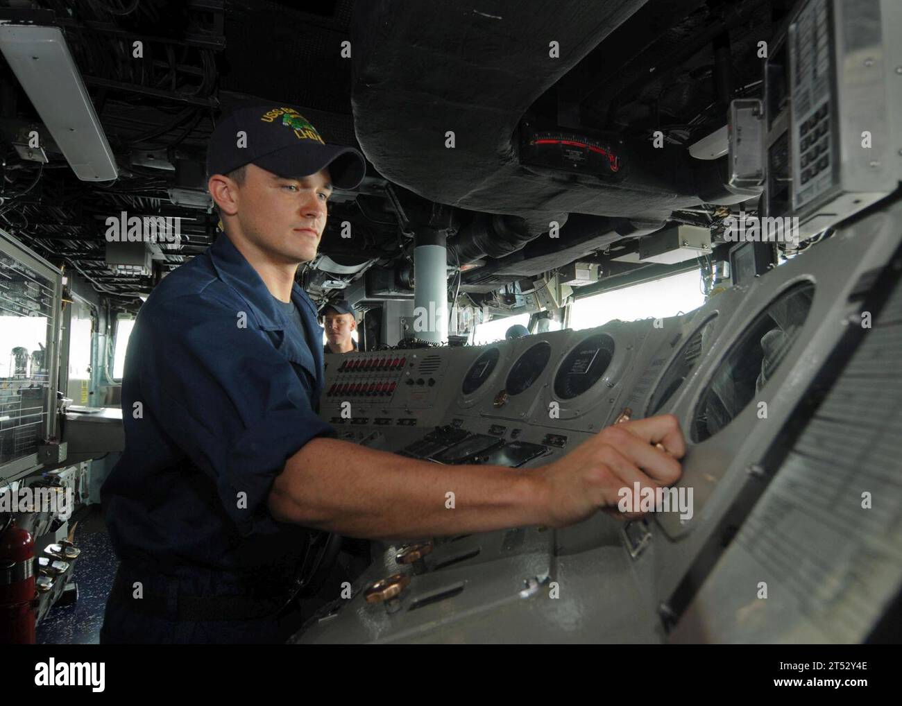 ARABIAN GULF, bridge, helmsman, USS Bataan (LHD 5 Stock Photo - Alamy
