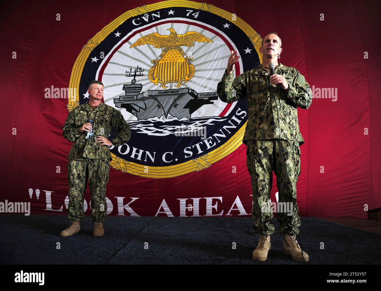 ARABIAN GULF, cvn 74, greenert, MCPON, stennis, vip, west Stock Photo ...