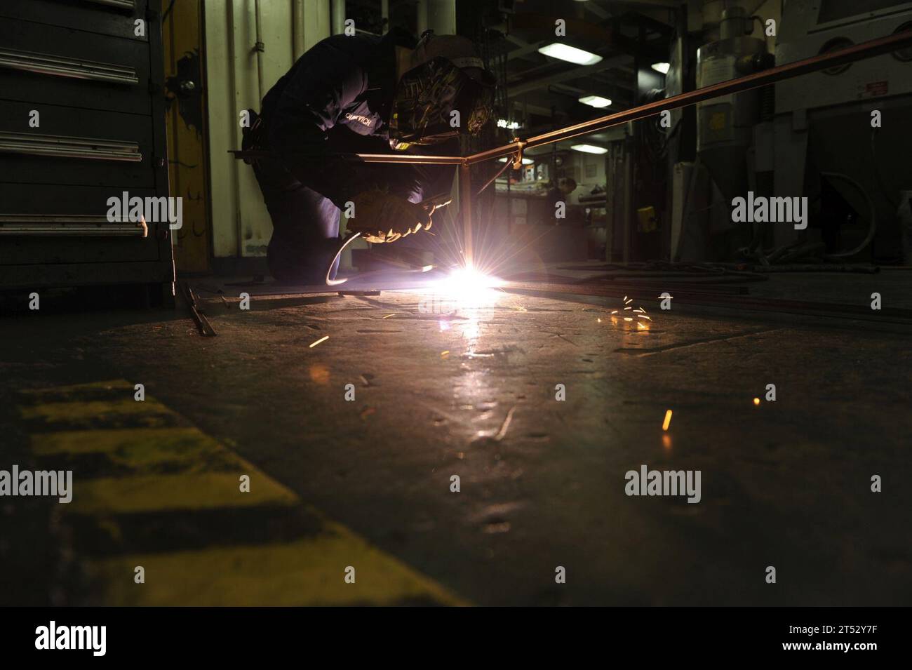 Arabian Sea, arc welds, U.S. navy photo, USS Harry S. Truman (CVN 75 ...