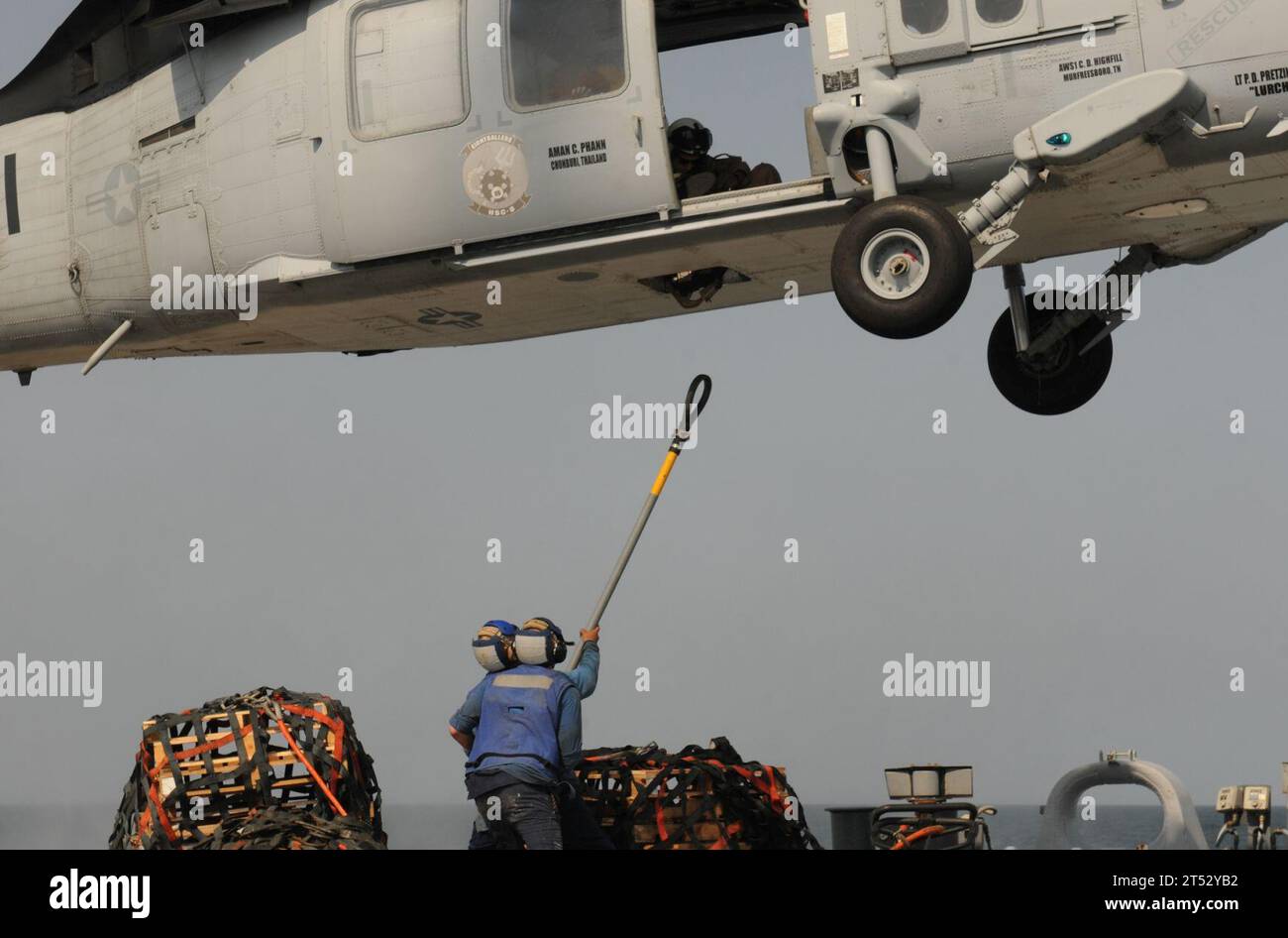 Arabian Sea, cargo net, DDG 57, Deven B. King, flight deck, Guided ...