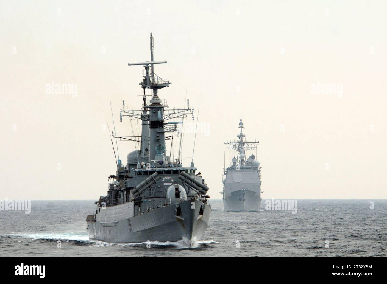 111102XQ375-417 ARABIAN SEA (Nov. 2, 2011) The Pakistani navy destroyer ...