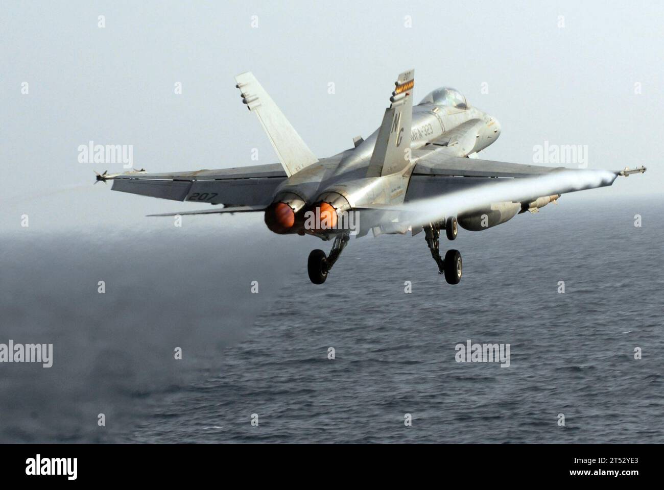 0704242659P-243 ARABIAN SEA (April 24, 2007) - An F/A-18C Hornet ...