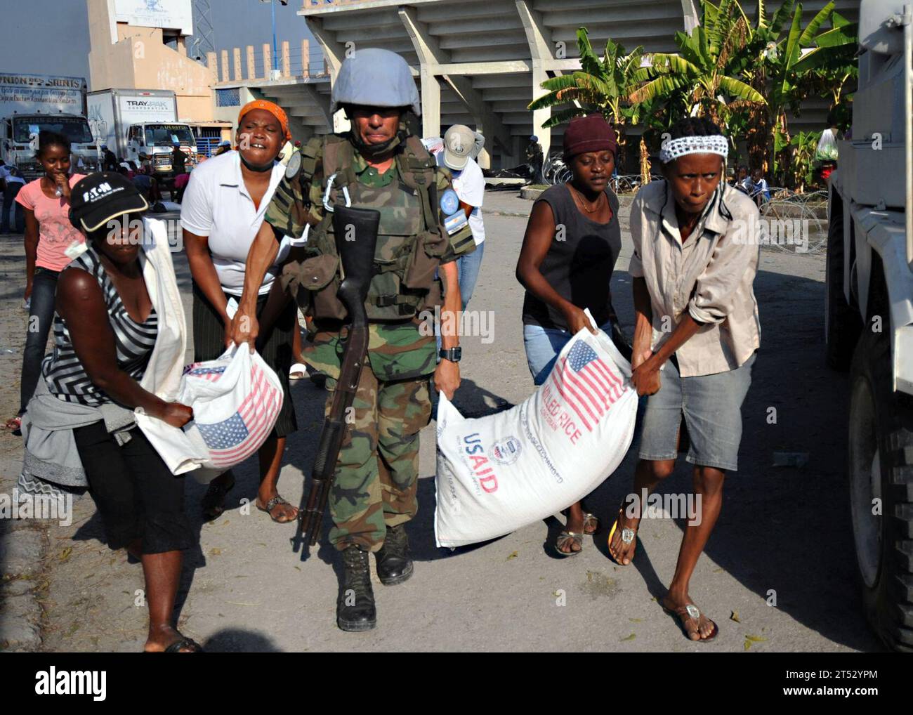 1002165961C-007 PORT-AU-PRINCE, Haiti (Feb. 16, 2010) A U.N ...